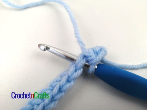 How to Single Crochet with Video and Photo Tutorial - CrochetNCrafts