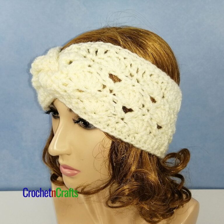 How to Crochet Around a CD ~ Crochet Tutorial