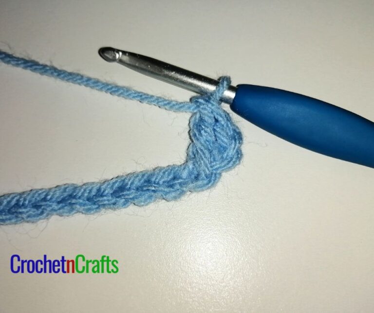 Lacy Double V-Stitch Scarf Pattern - CrochetNCrafts