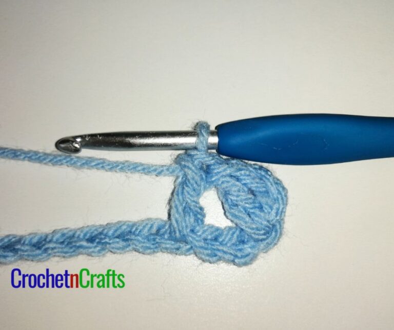 Lacy Double V-Stitch Scarf Pattern - CrochetNCrafts