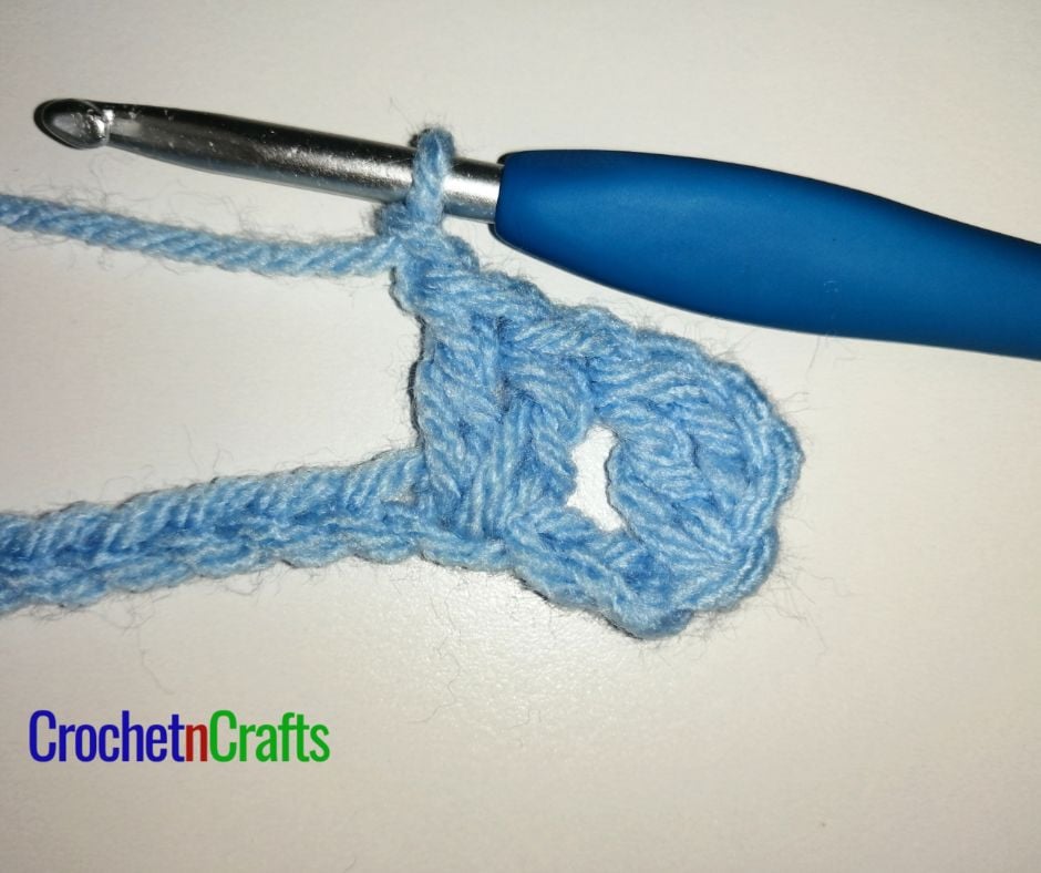 Lacy Double V-Stitch Scarf Pattern - CrochetNCrafts