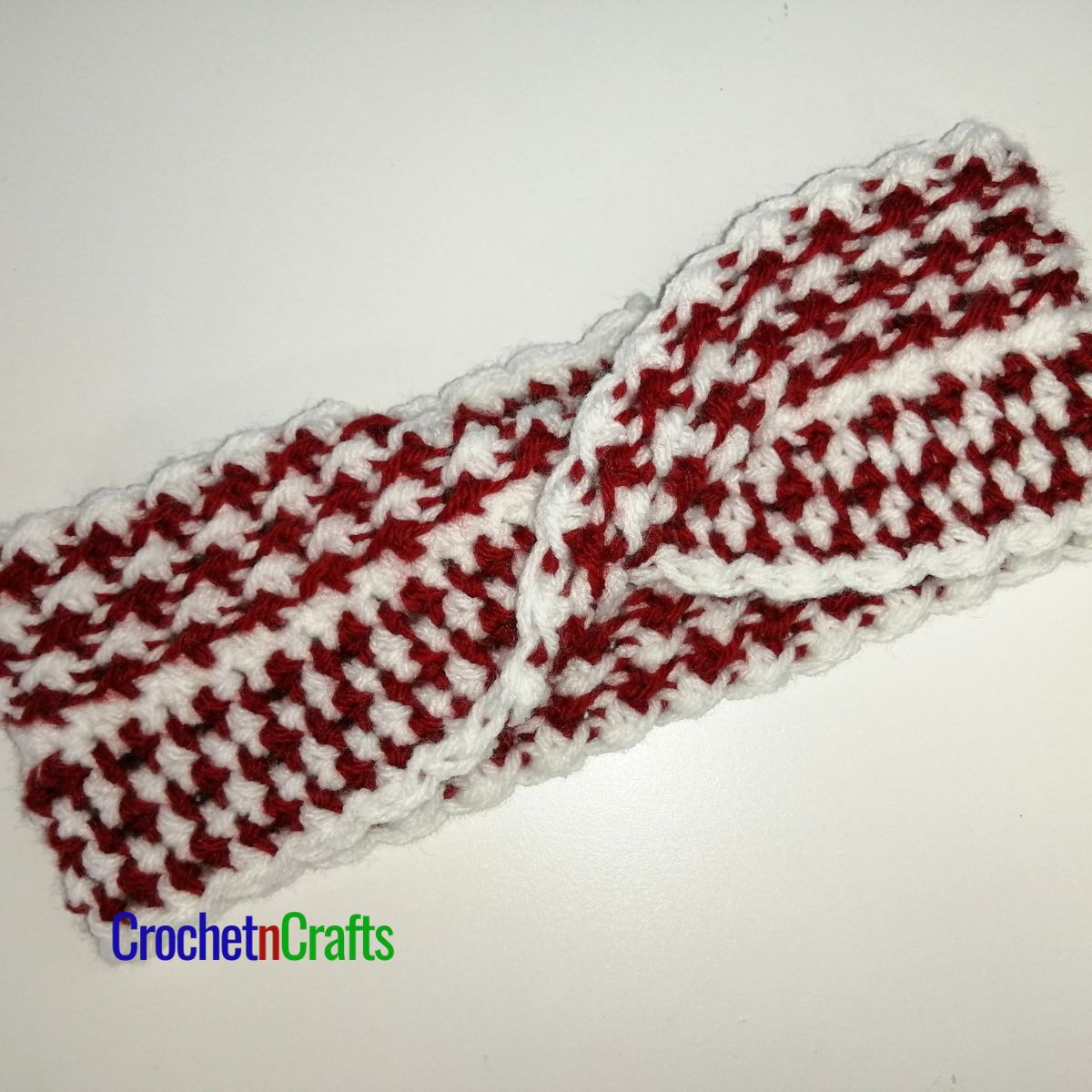 Yin & Yang Infinity Headband ~ FREE Crochet Pattern