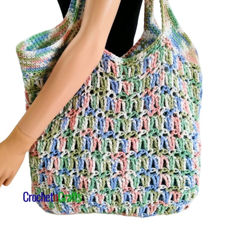 How to Crochet Around a CD ~ Crochet Tutorial